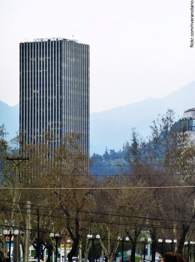 Galería de Clásicos de arquitectura: Torre Santa María / Alemparte ...