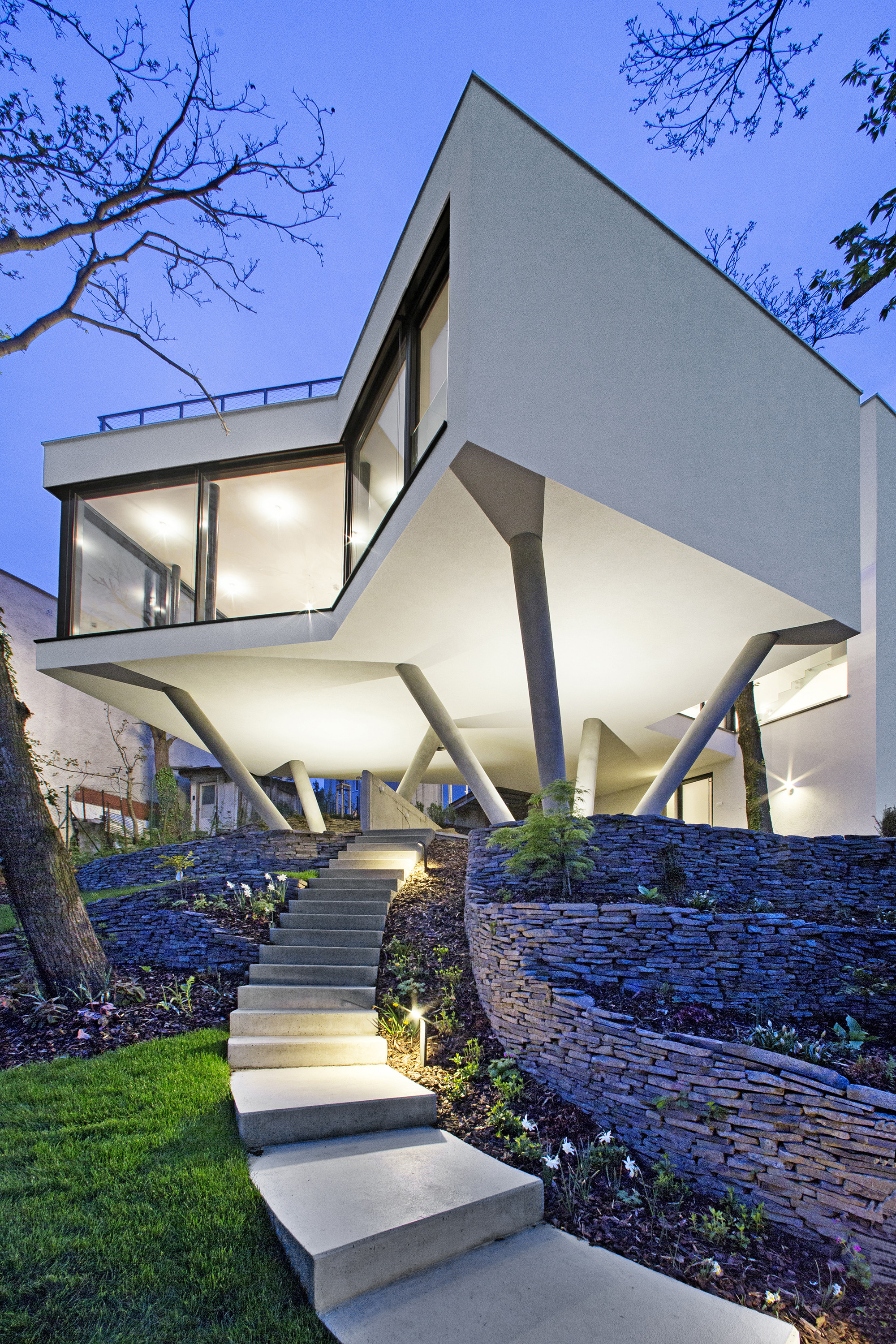 Gallery of House Between The Trees / Šebo Lichý architects - 7