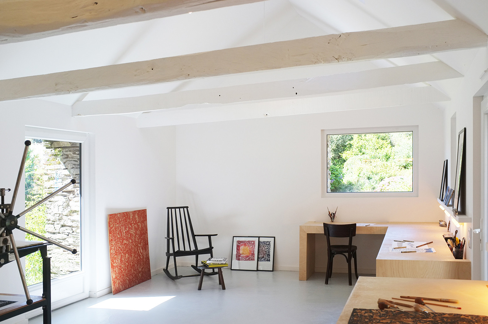 Gallery of An Old Breton Barn Converted into an Artist Studio / Modal ...