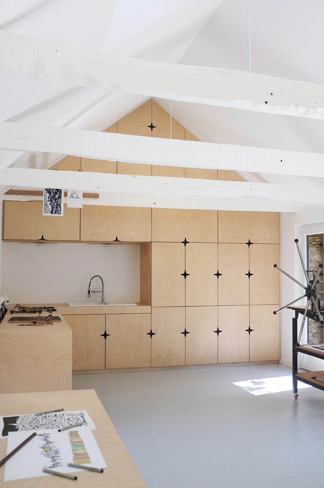 Gallery of An Old Breton Barn Converted into an Artist Studio / Modal ...