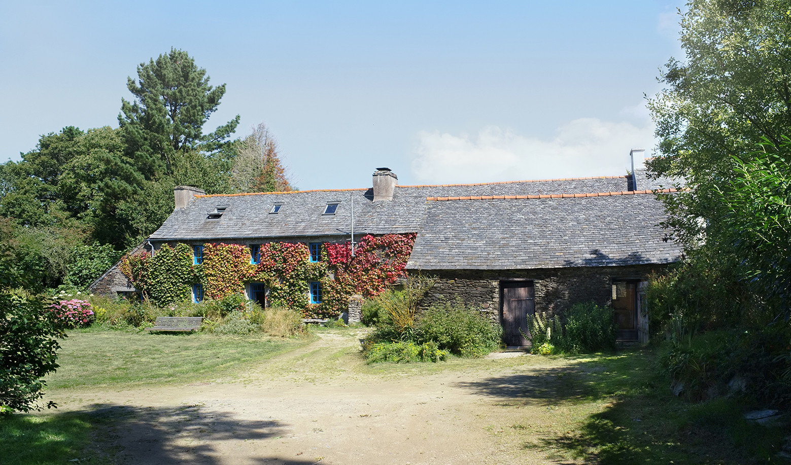 Gallery of An Old Breton Barn Converted into an Artist Studio / Modal ...
