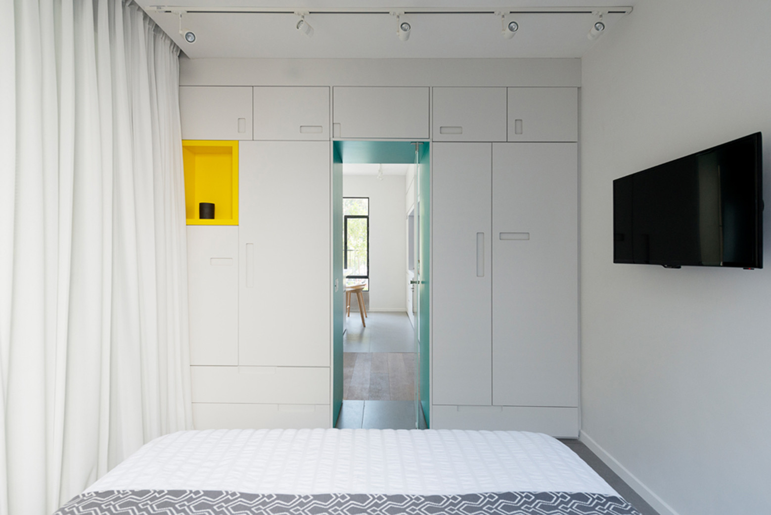 Gallery of Apartment in Tel Aviv / Amir Navon-Studio 6B, Maayan Zusman ...