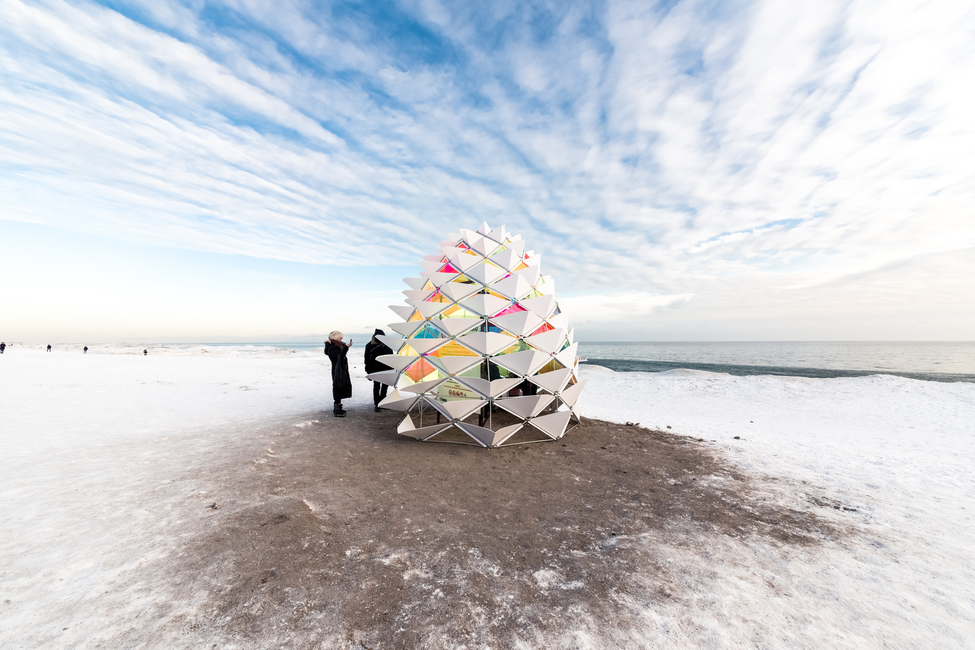 Gallery of "Winter Stations" Bring Warmth to Toronto's Frozen Beaches - 6