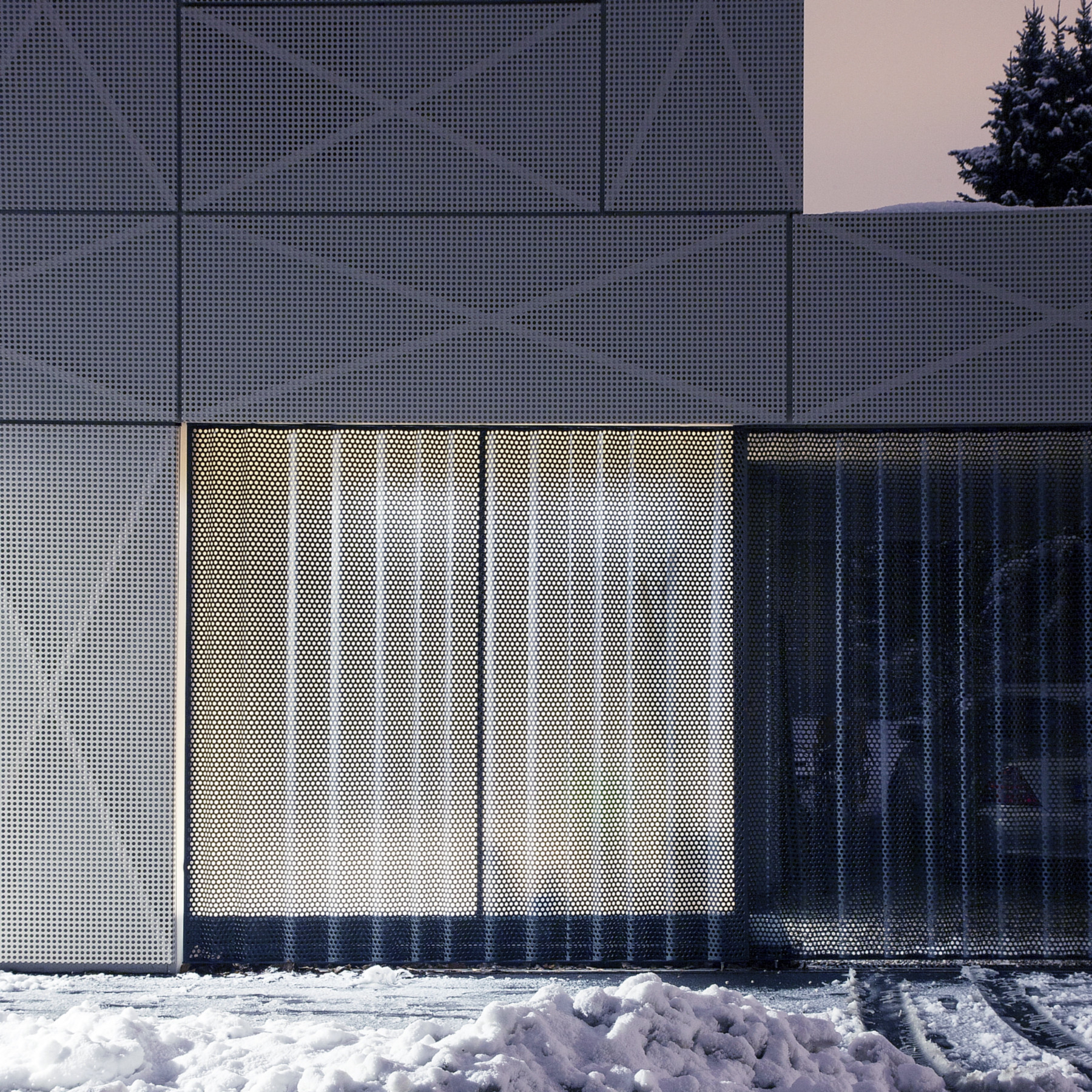 Gallery of Villa Criss-Cross Envelope / OFIS Architects - 9