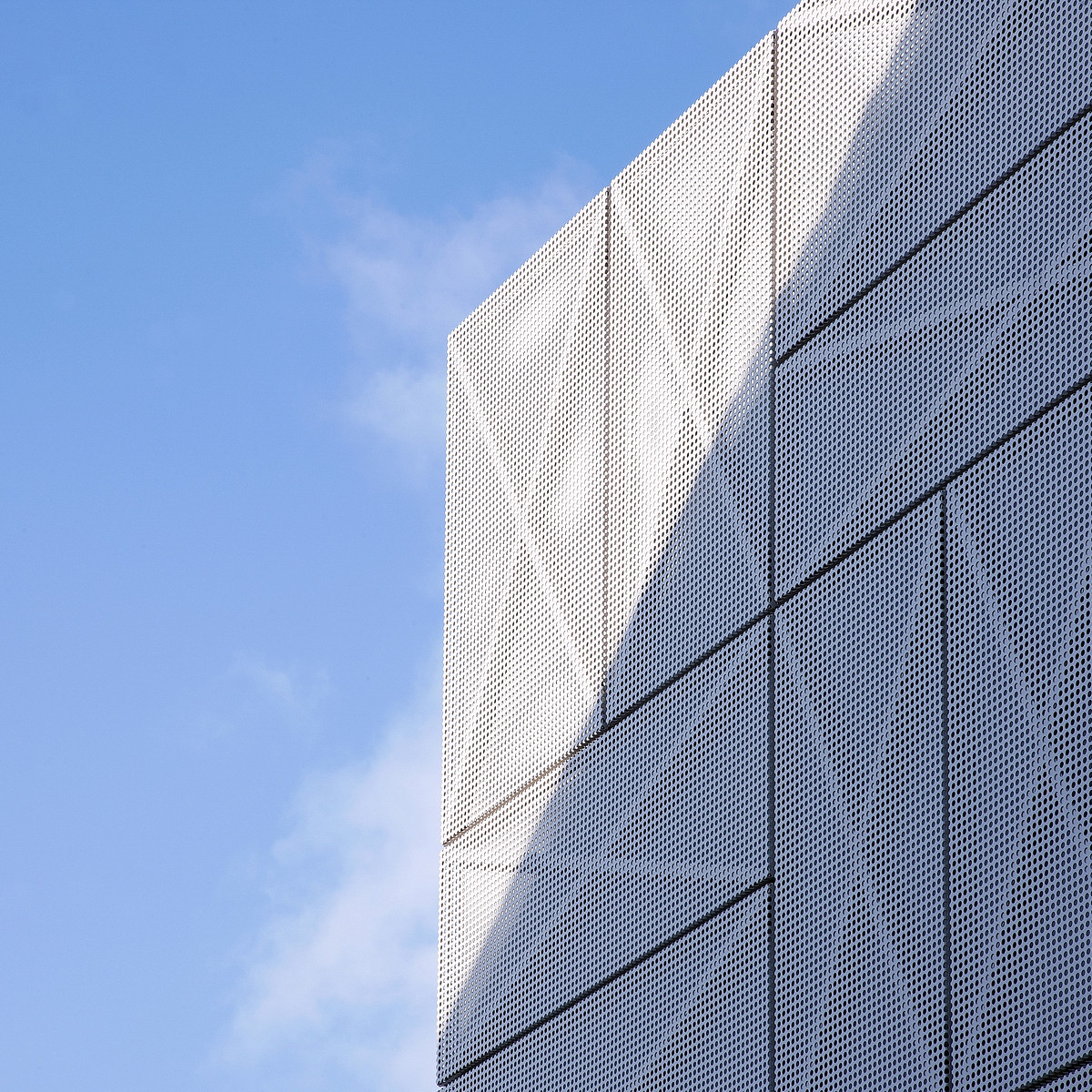 Gallery of Villa Criss-Cross Envelope / OFIS Architects - 23