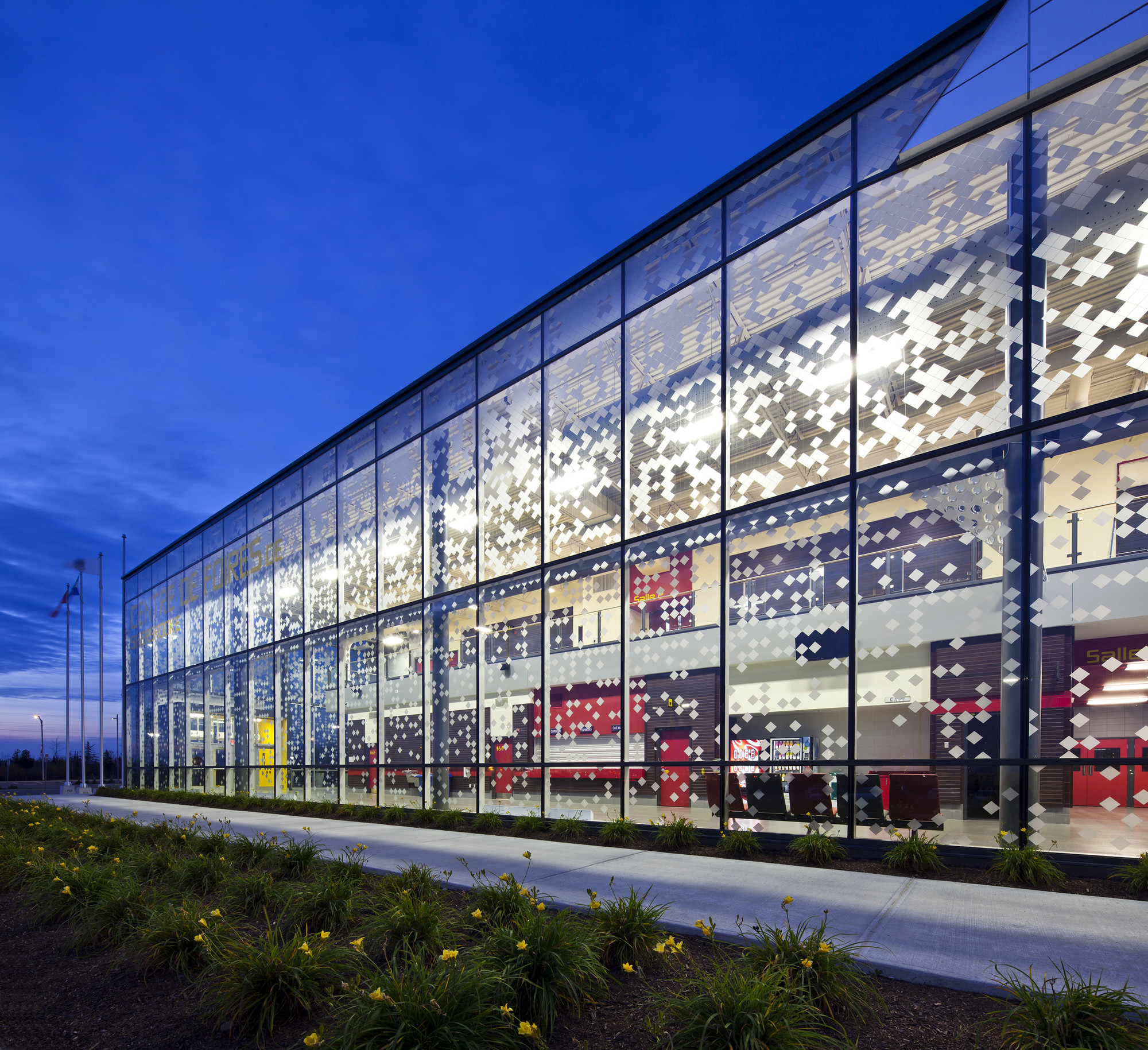 Galería de Centro de exposiciones de Sherbrooke / CCM2 Architectes - 11