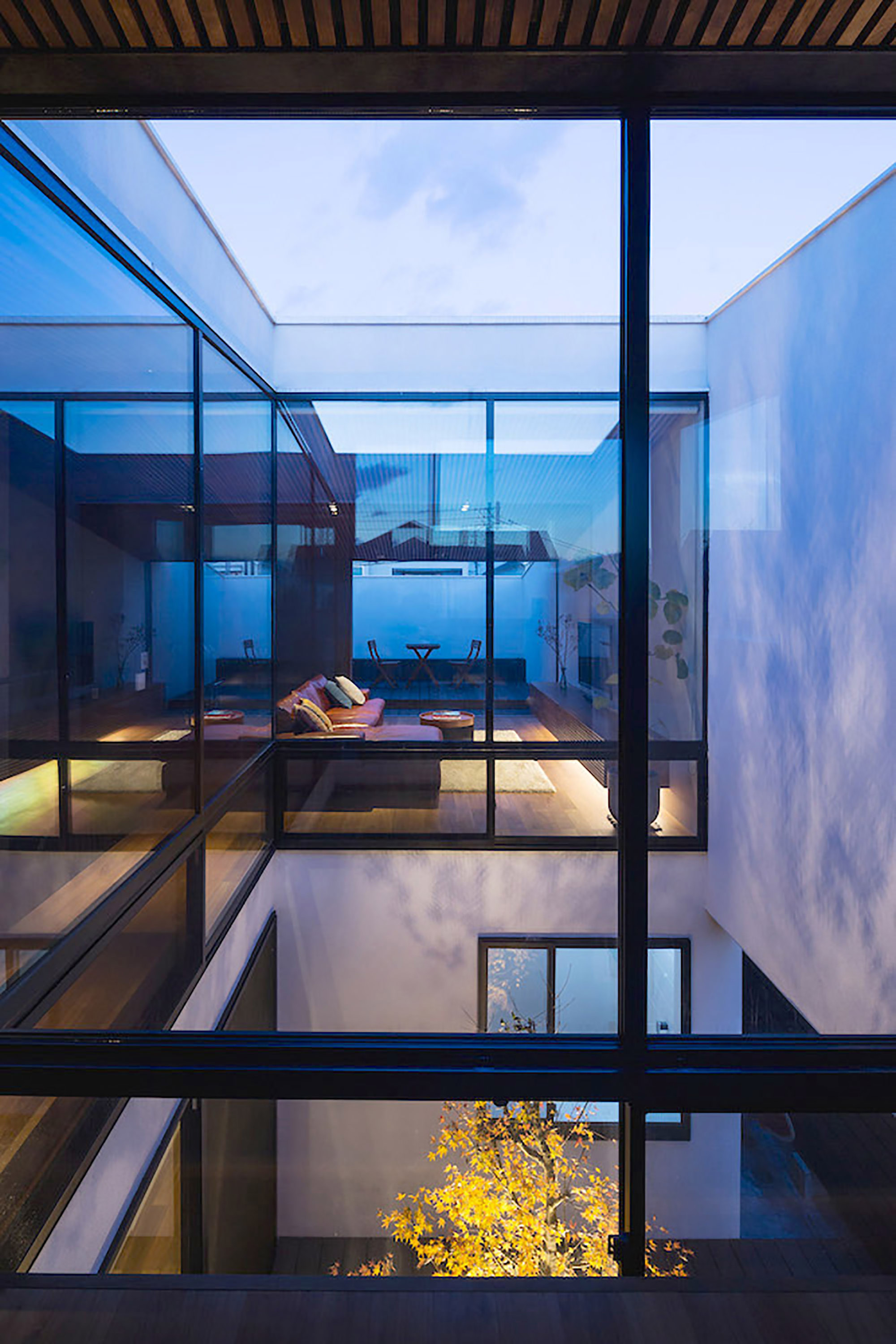 Gallery of Wave House / APOLLO Architects & Associates - 10