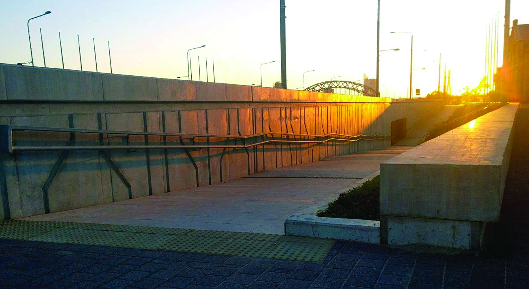 Galería de Revitalización de la Plaza Spikeri y el Frente Costero ...