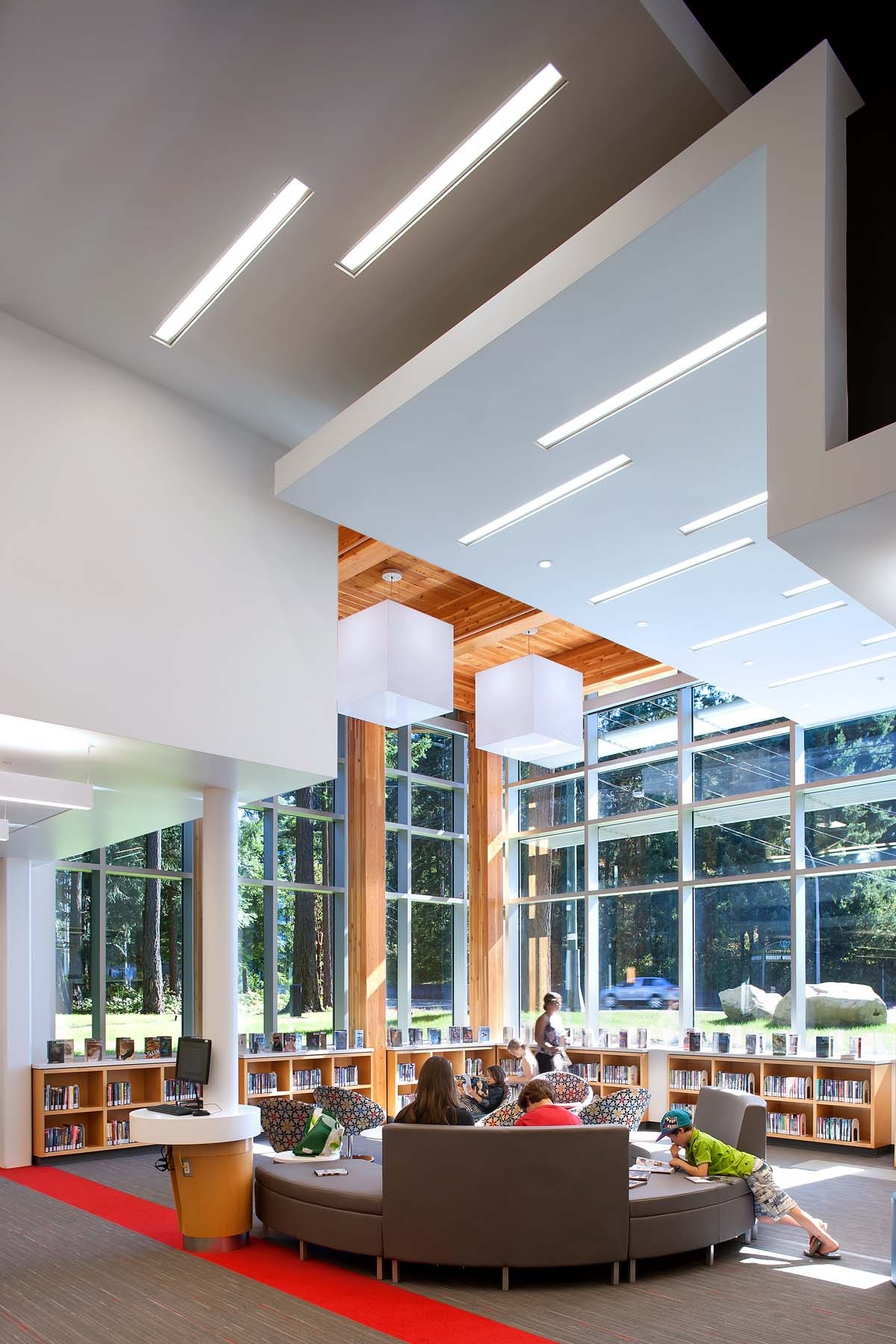 Gallery of Vancouver Island Regional Library / Low Hammond Rowe ...