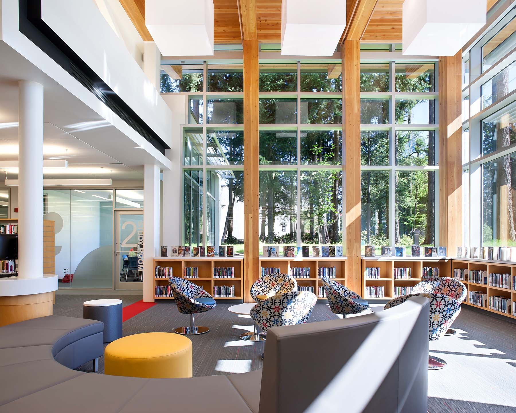 Gallery of Vancouver Island Regional Library / Low Hammond Rowe ...
