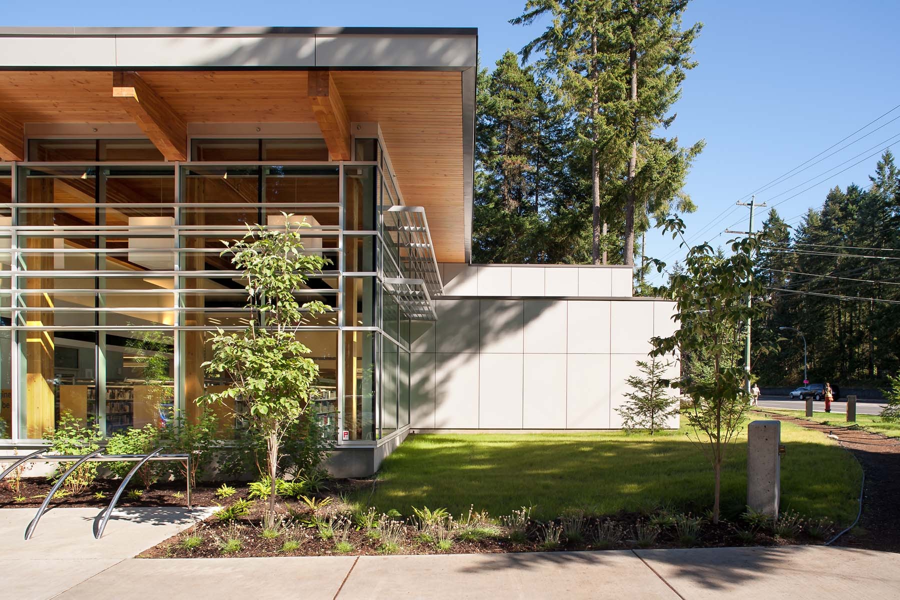 Gallery of Vancouver Island Regional Library / Low Hammond Rowe ...