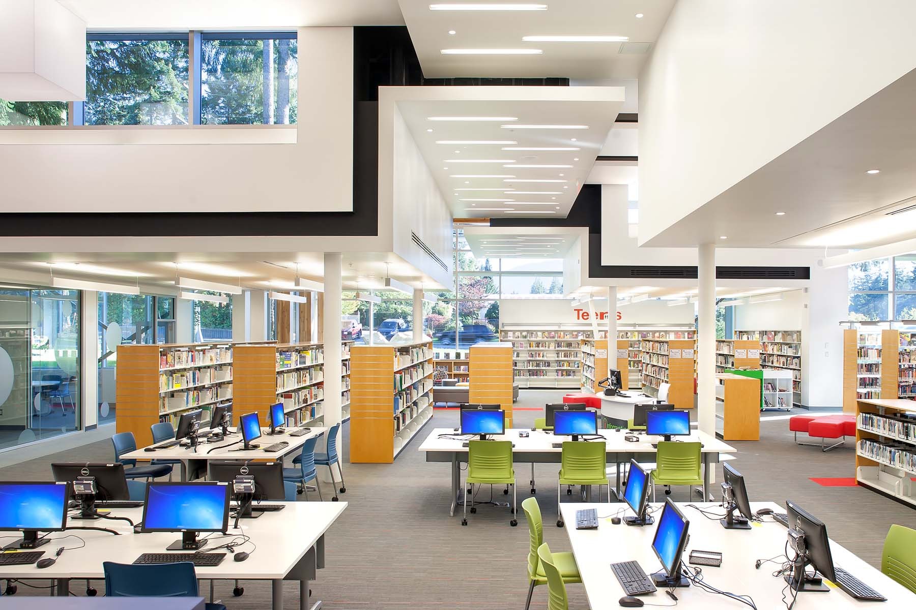 Gallery of Vancouver Island Regional Library / Low Hammond Rowe ...