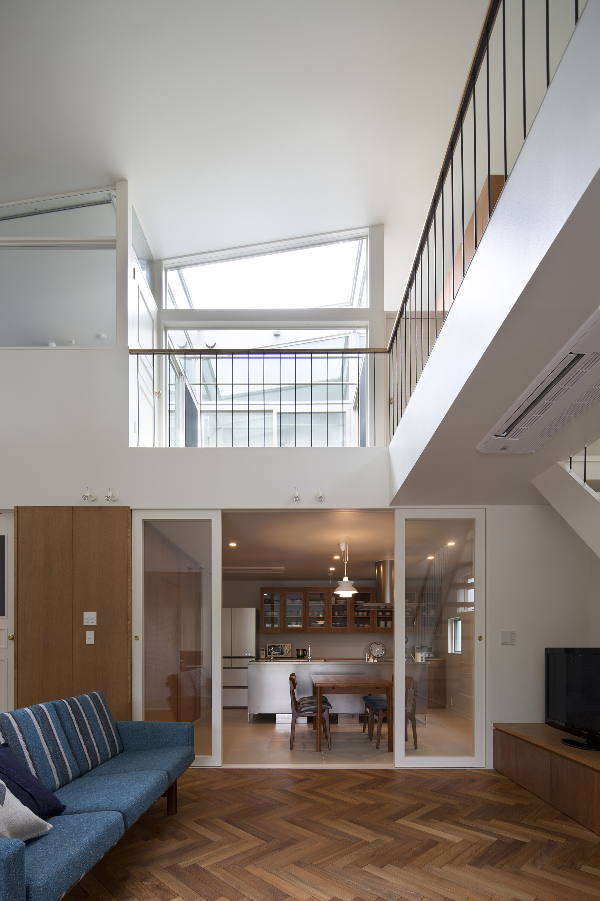 Gallery of Arch Wall House / Naf Architect & Design - 5