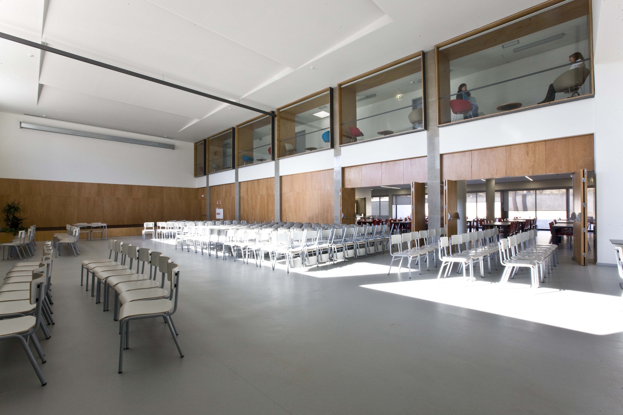 Gallery of José Macedo Fragateiro Secondary School / Atelier d ...
