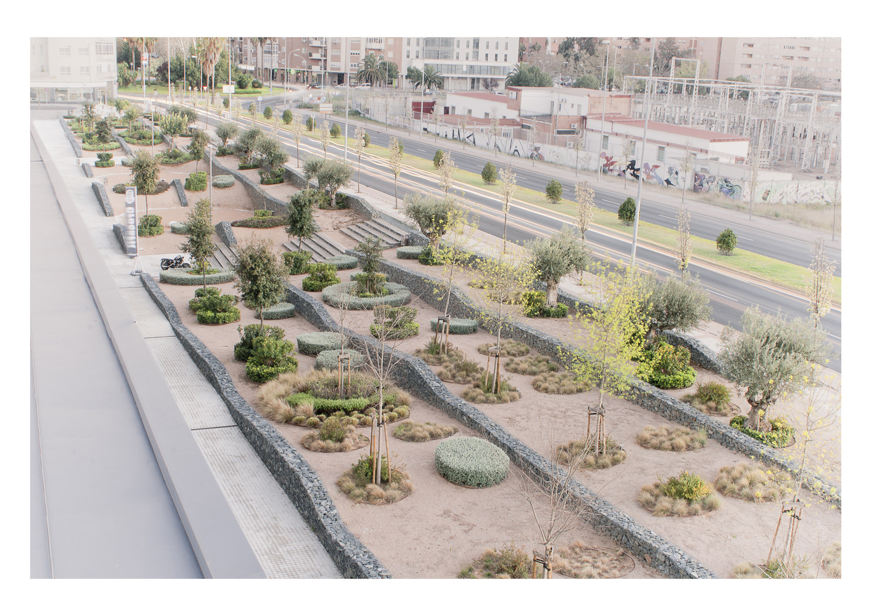 Galería de Paisaje y Arquitectura: Parque, jardines y cubierta verde de ...