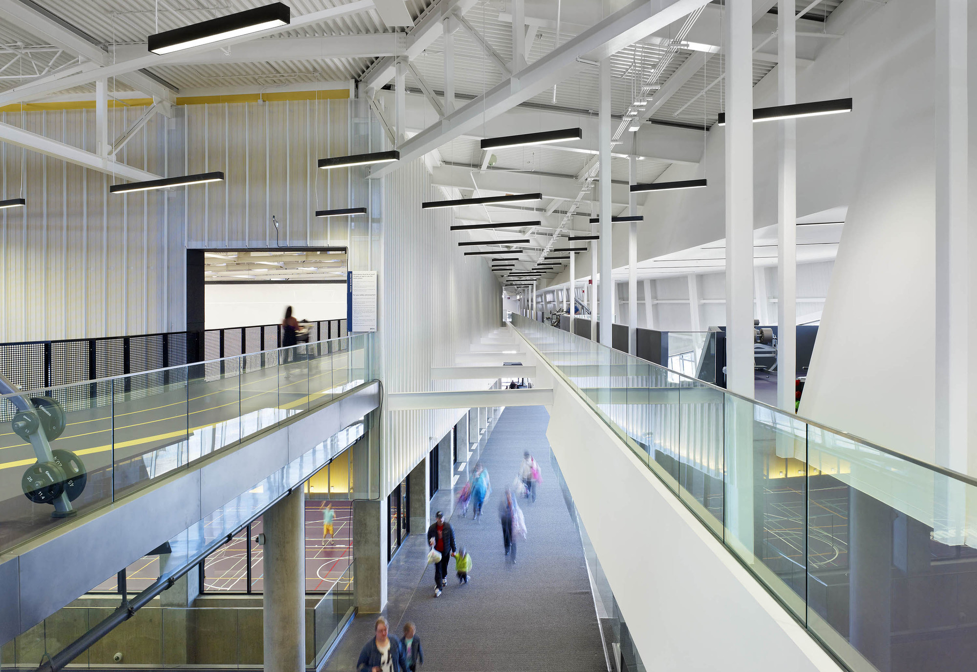 Gallery of Clareview Community Recreation Centre / Teeple Architects - 11