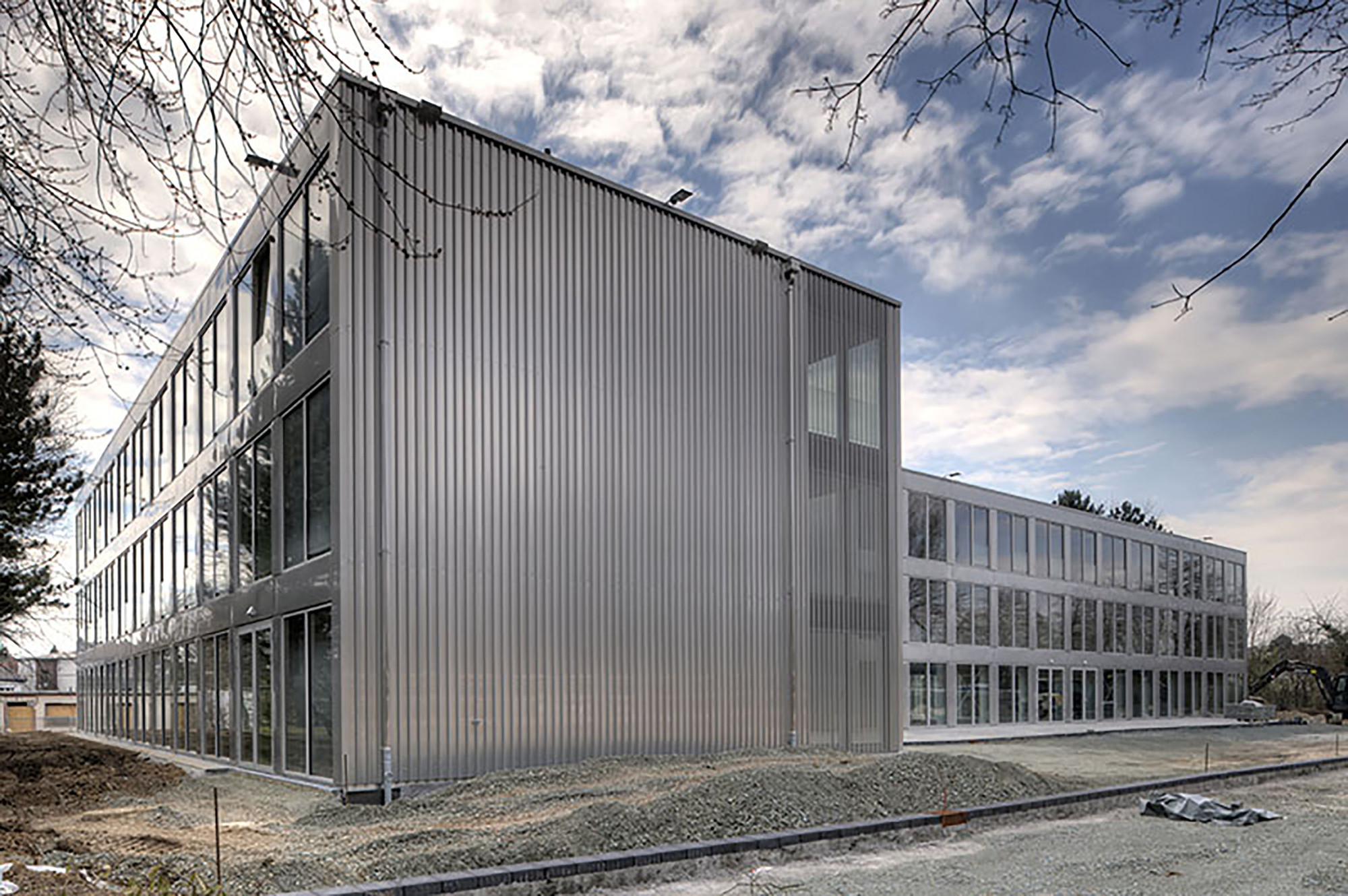 Gallery of European School in Frankfurt / NKBAK - 11