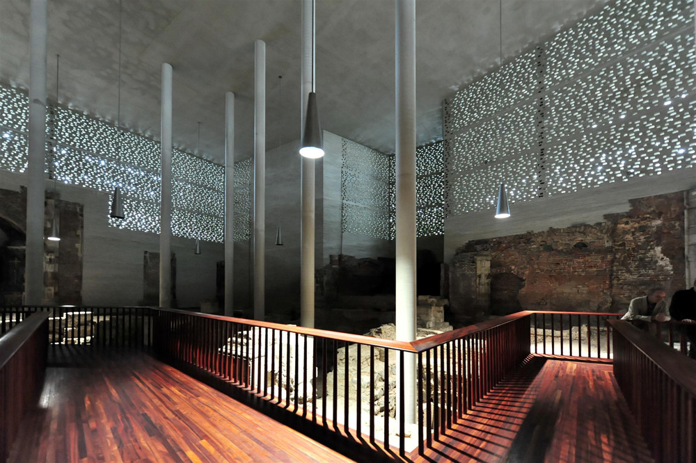 Gallery of Spotlight: Peter Zumthor - 5
