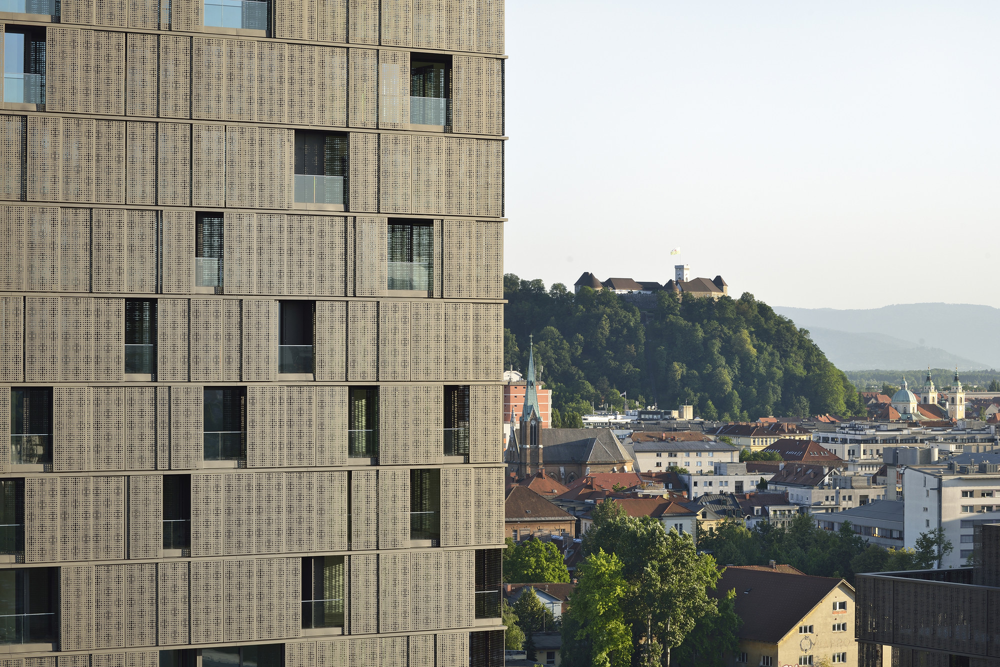 Gallery of Situla Housing and Office Complex / Bevk Perovic - 15