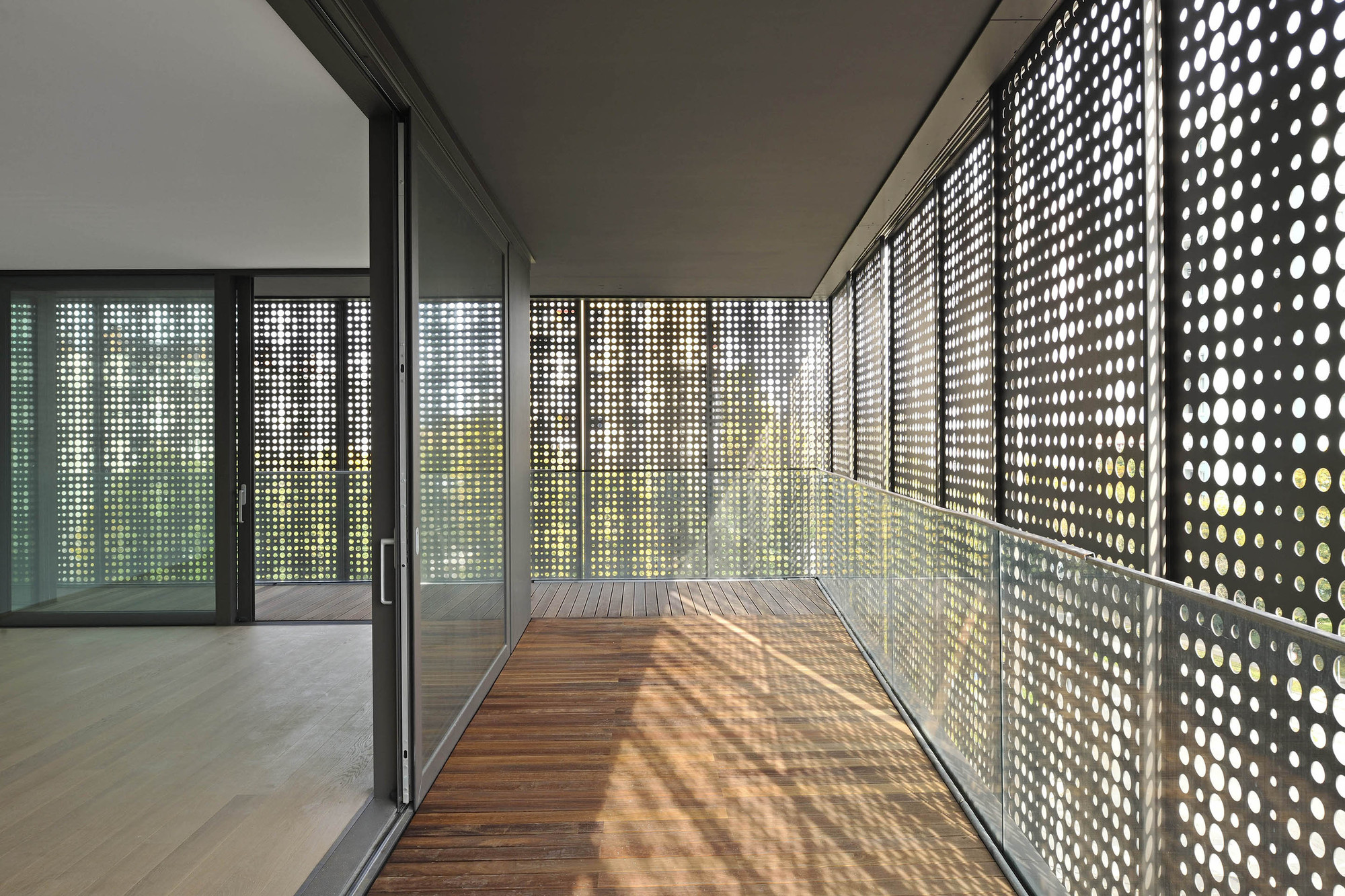 Gallery of Situla Housing and Office Complex / Bevk Perovic - 3