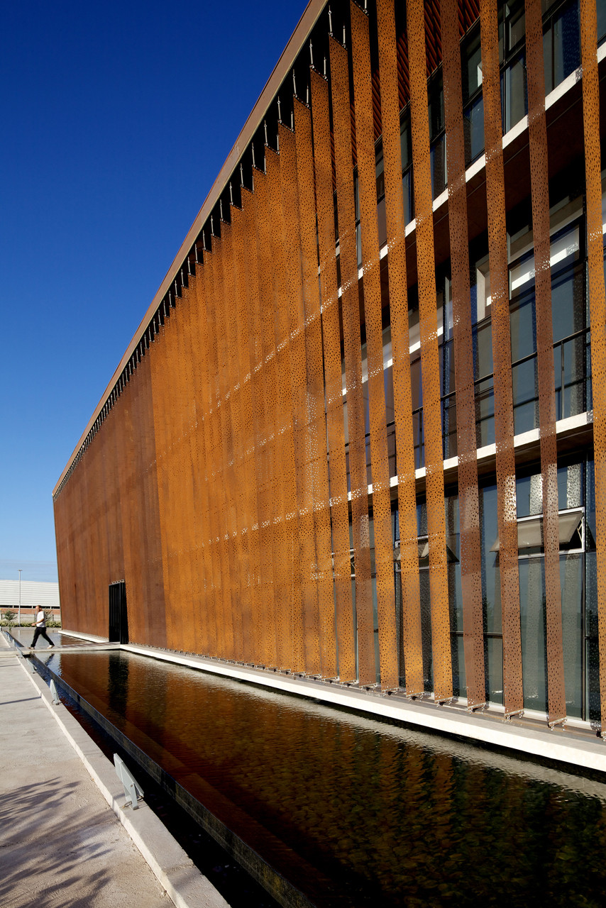 Gallery of AD Round-Up: 9 Projects That Make Creative Use Of Cor-Ten ...