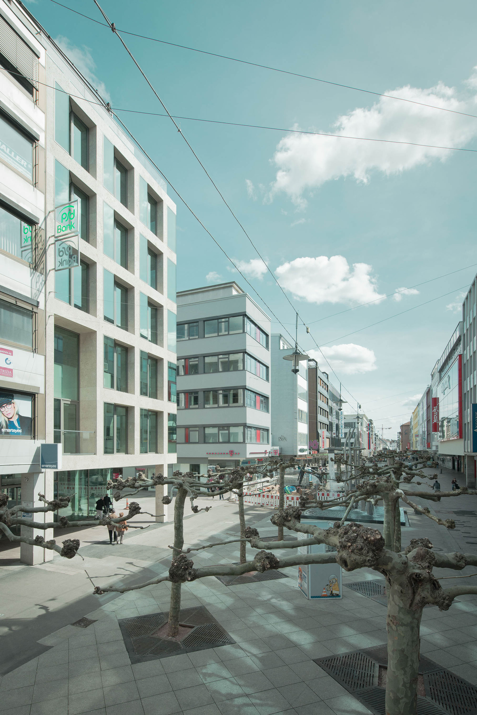 Gallery of PSD Bank Office Building / Bayer & Strobel Architekten - 6