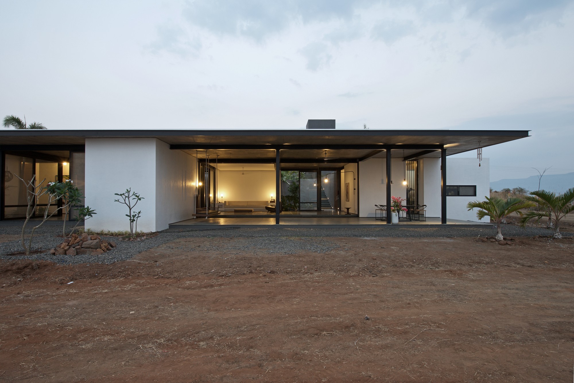 Gallery of Deolali House / SPASM Design Architects - 20