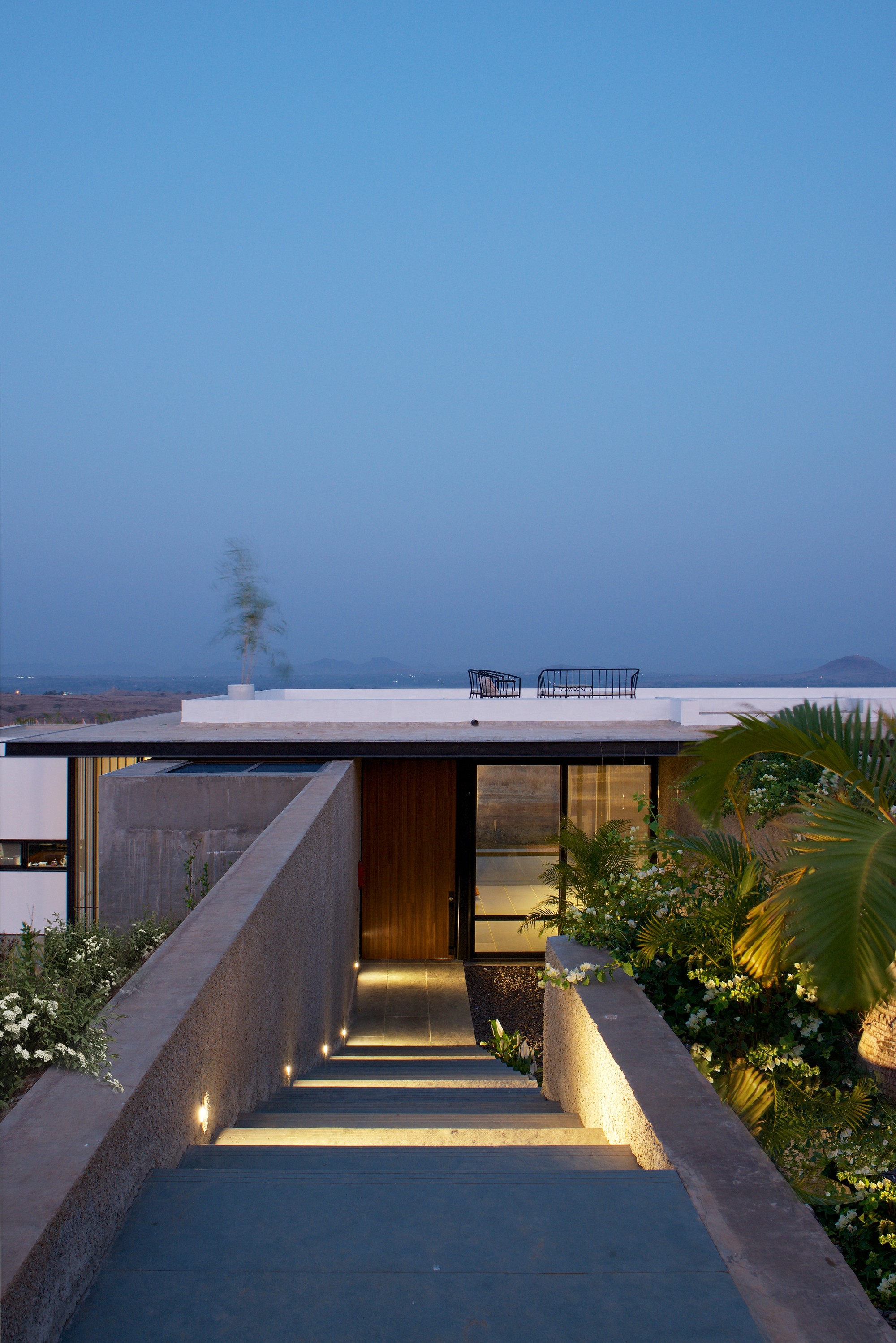 Gallery of Deolali House / SPASM Design Architects - 3