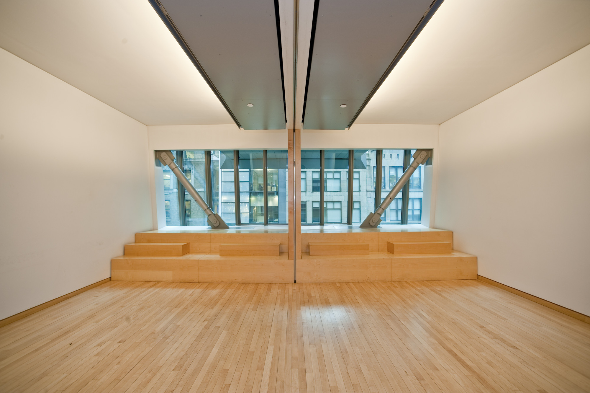 Gallery of AD Classics: Austrian Cultural Forum / Raimund Abraham - 6