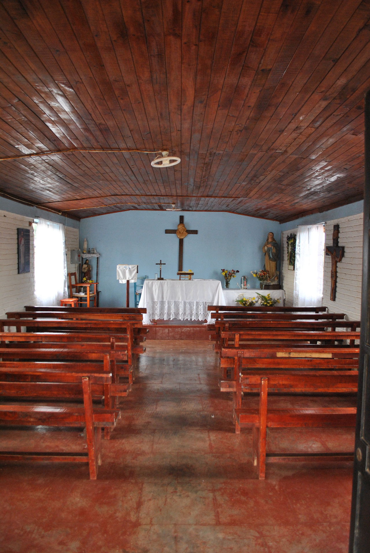Galería de Rehabilitación de capilla rural en Teno: una extensión del ...