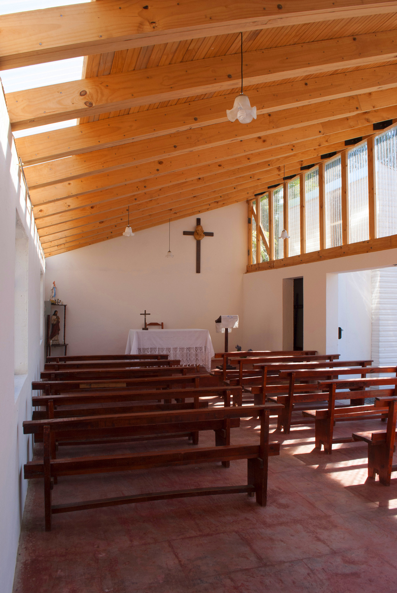 Galería de Rehabilitación de capilla rural en Teno: una extensión del ...