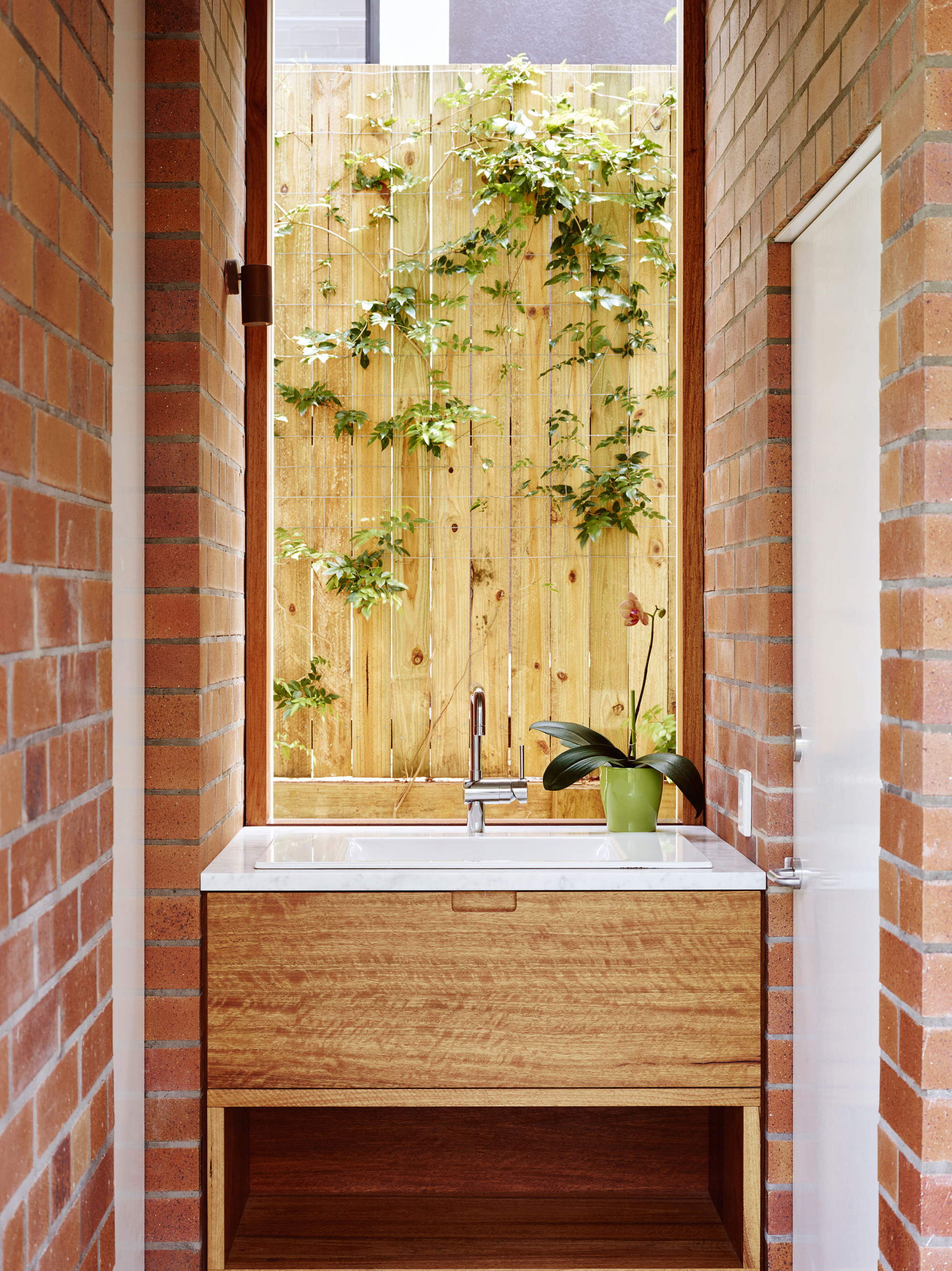 Gallery of Christian Street House / James Russell Architect - 9