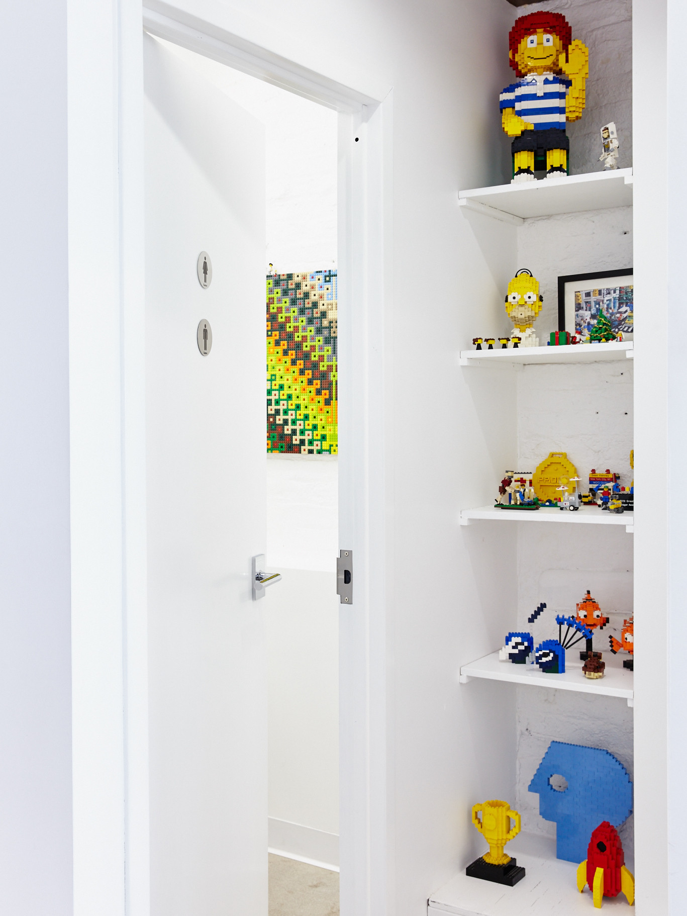 Gallery of Inside studioMET’s Studio for LEGO Artist Sean Kenney - 23