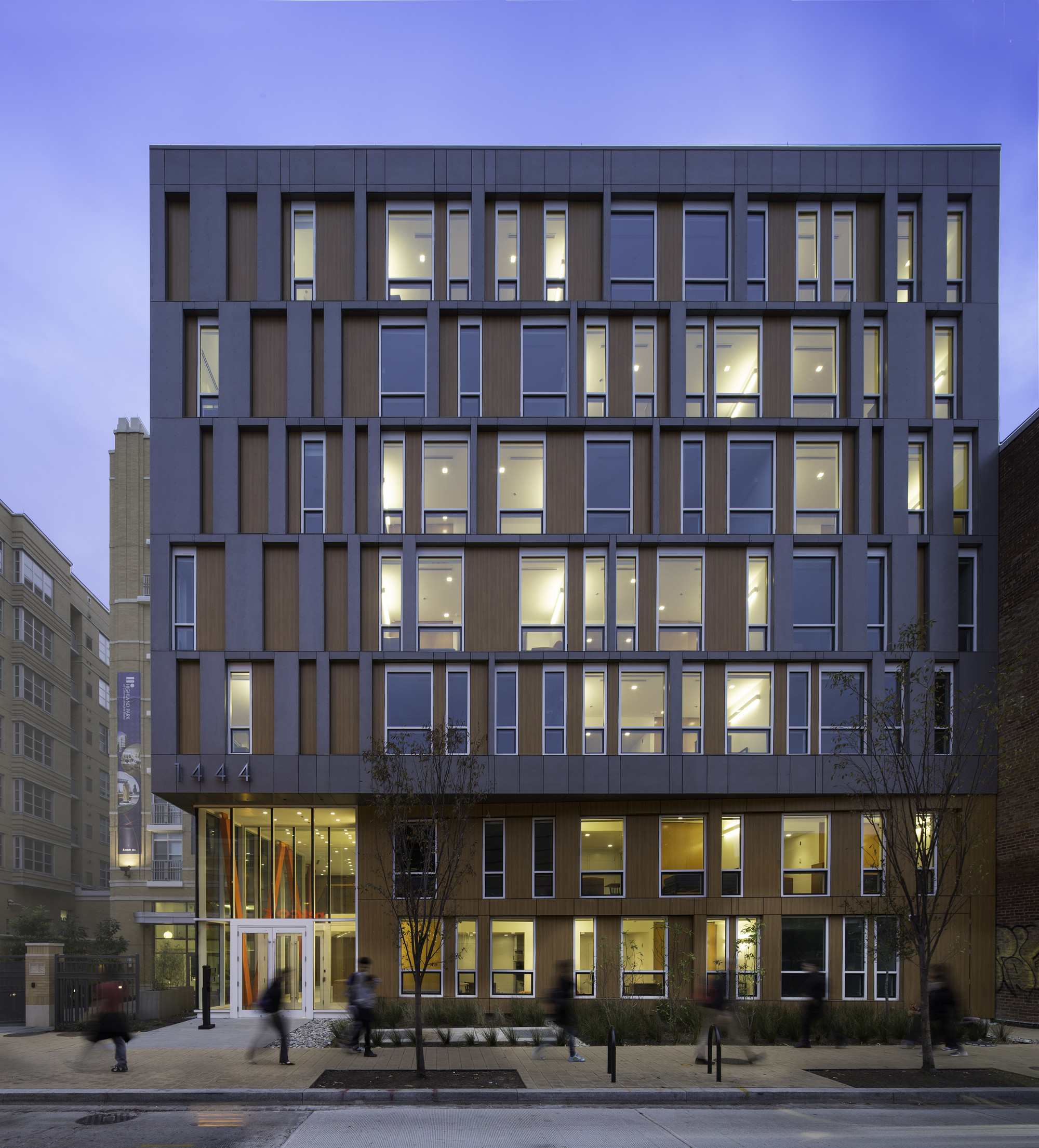 Galeria de LA CASA / StudioTwentySevenArchitecture + Leo A Daly JV - 14