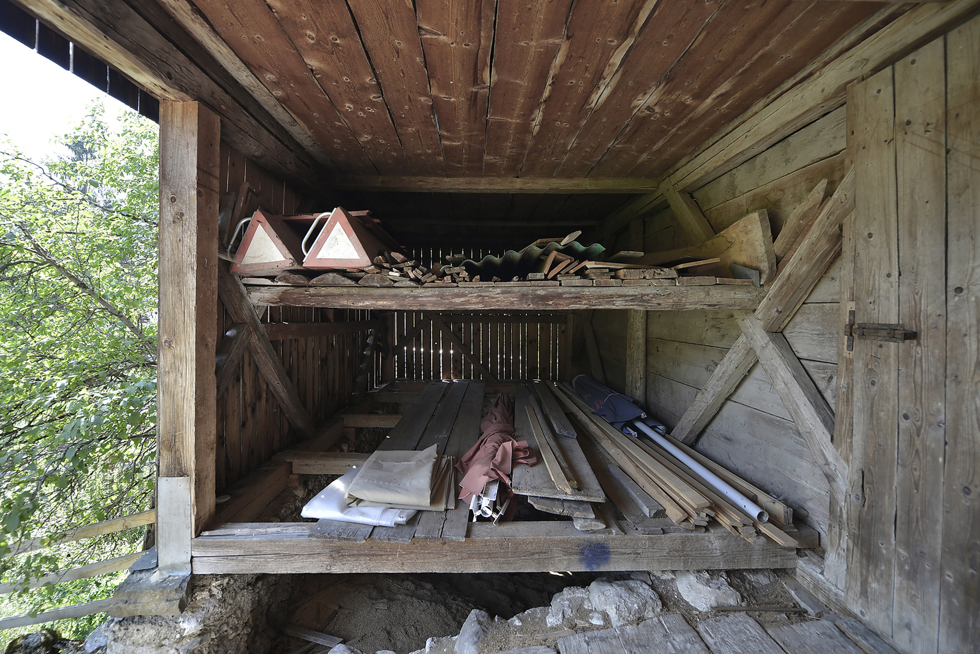 Gallery of Alpine Barn Apartment / OFIS Architects - 24