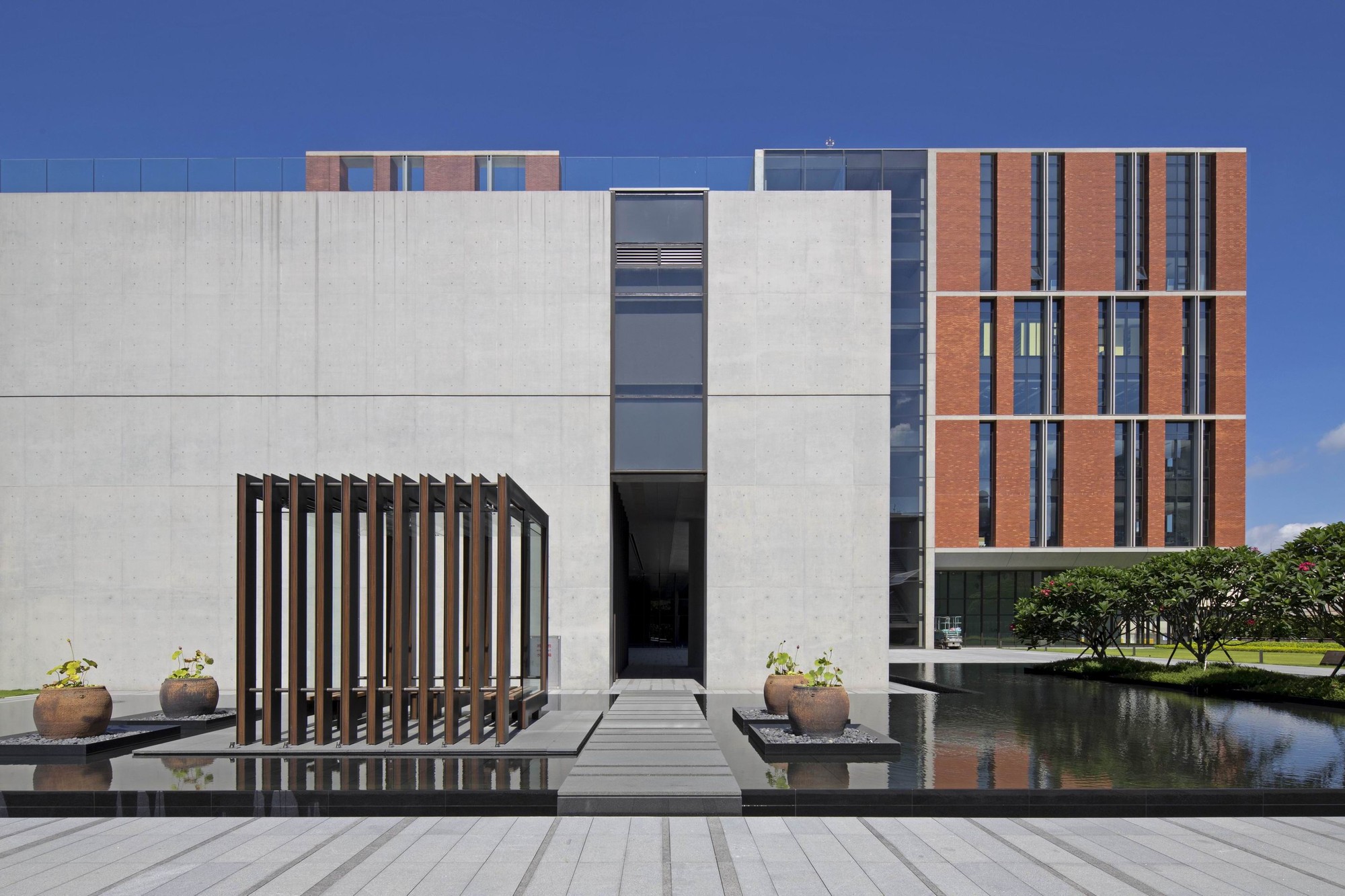 Gallery of Advantech Linkou Campus Phase 1 / JJP Architects & Planners - 2