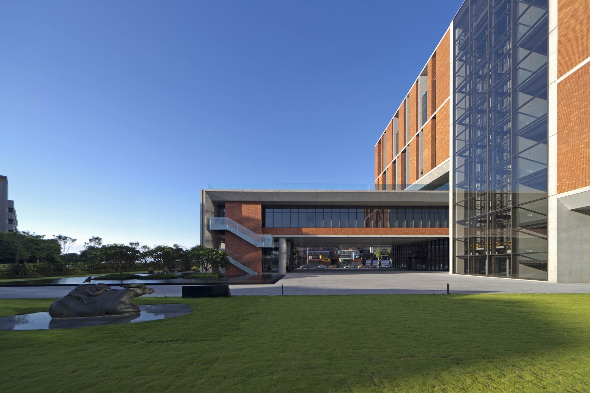 Gallery of Advantech Linkou Campus Phase 1 / JJP Architects & Planners - 15