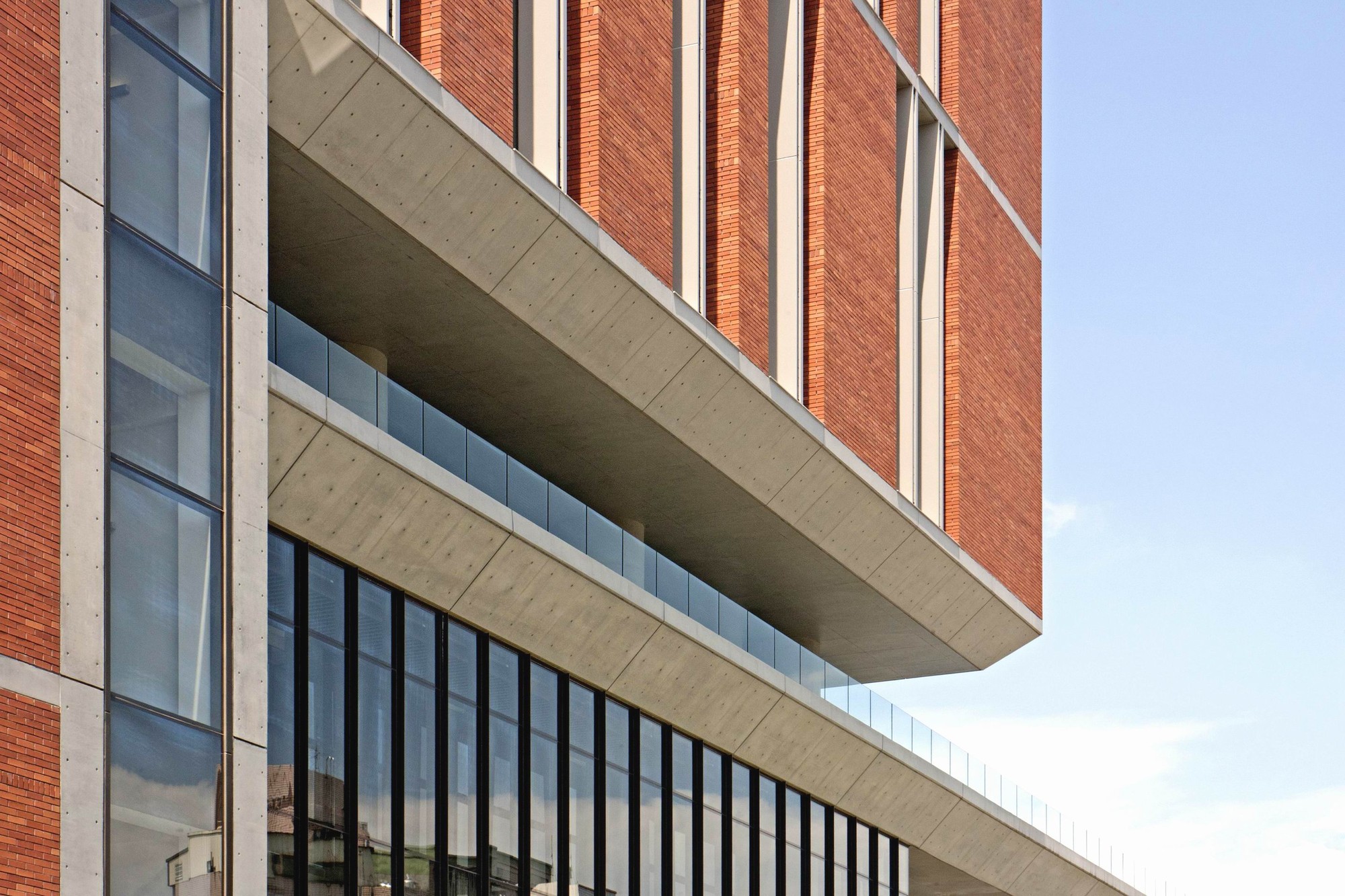 Gallery of Advantech Linkou Campus Phase 1 / JJP Architects & Planners - 16