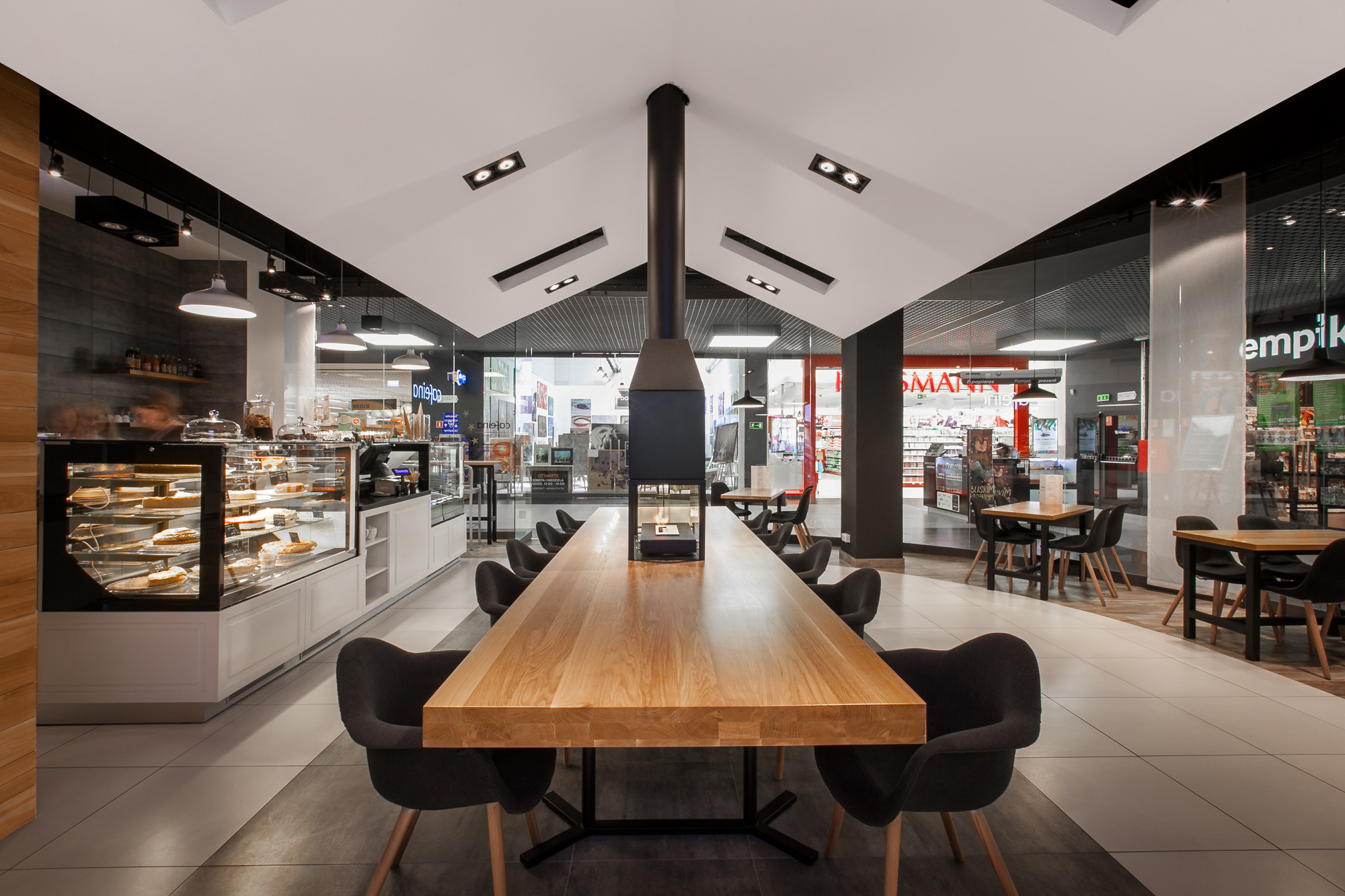 Galeria de Cafeina Café / mode:lina architekci - 2