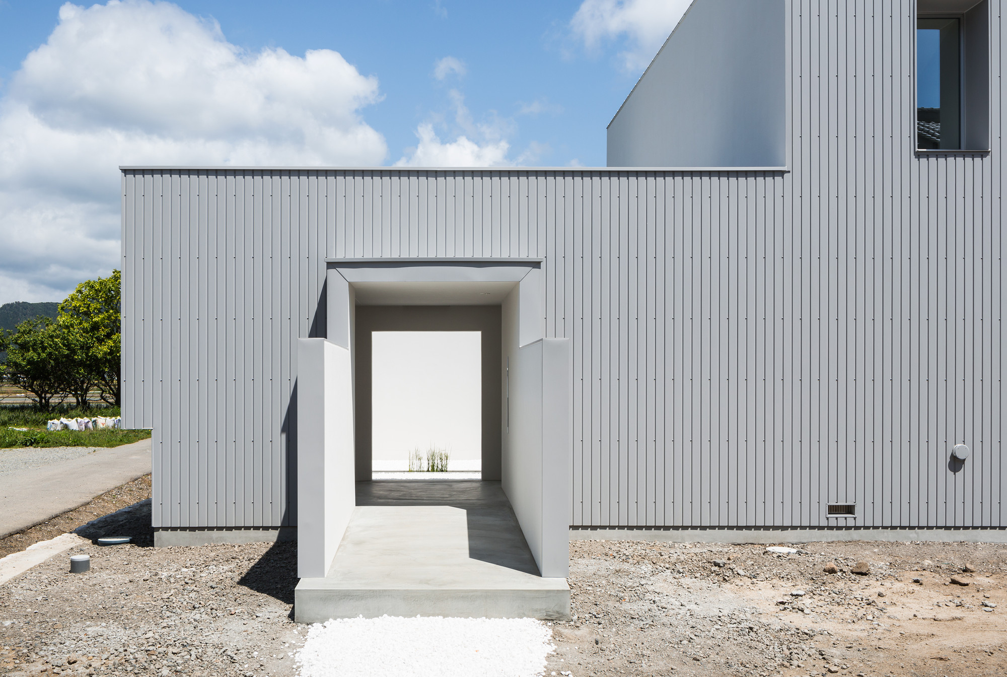 Gallery of Courtyard House / FORM | Kouichi Kimura Architects - 23