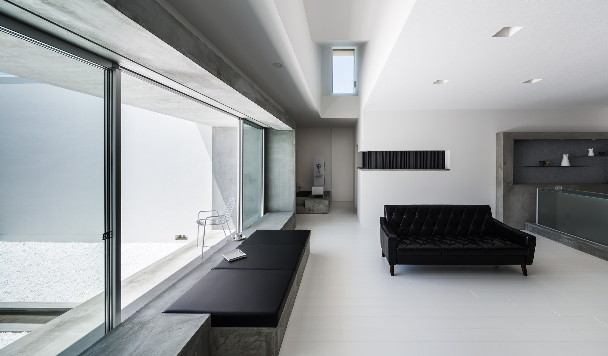 Gallery of Courtyard House / FORM | Kouichi Kimura Architects - 12
