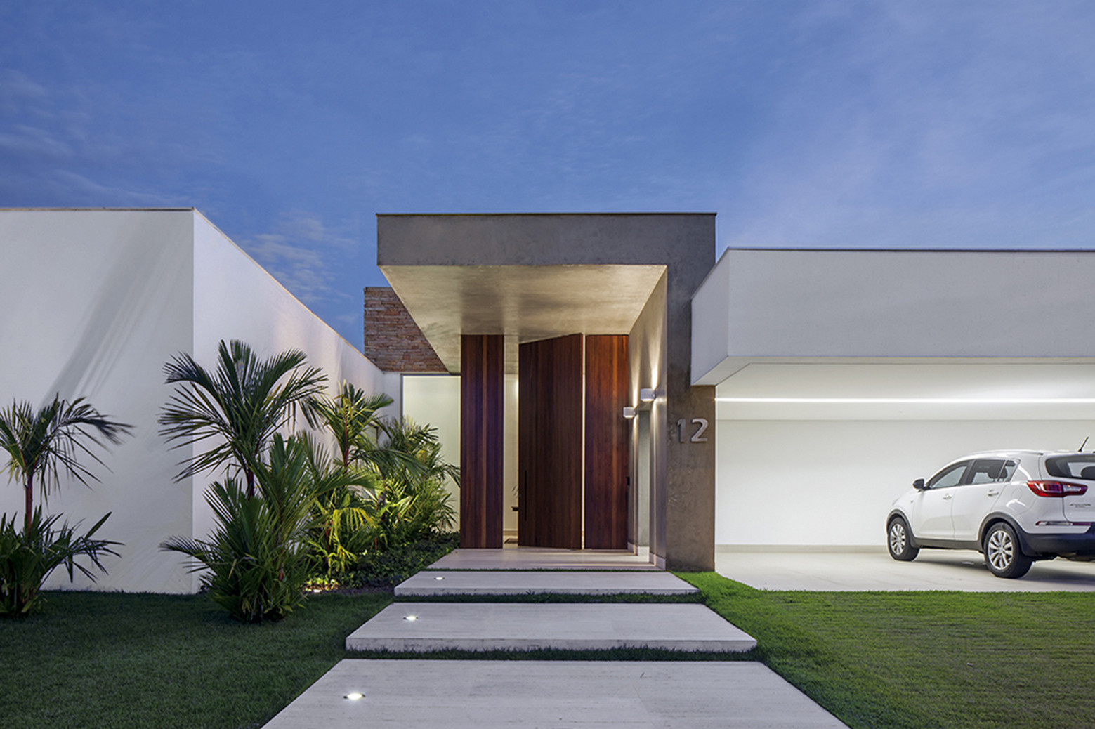 Gallery of TB House / Aguirre Arquitetura - 4