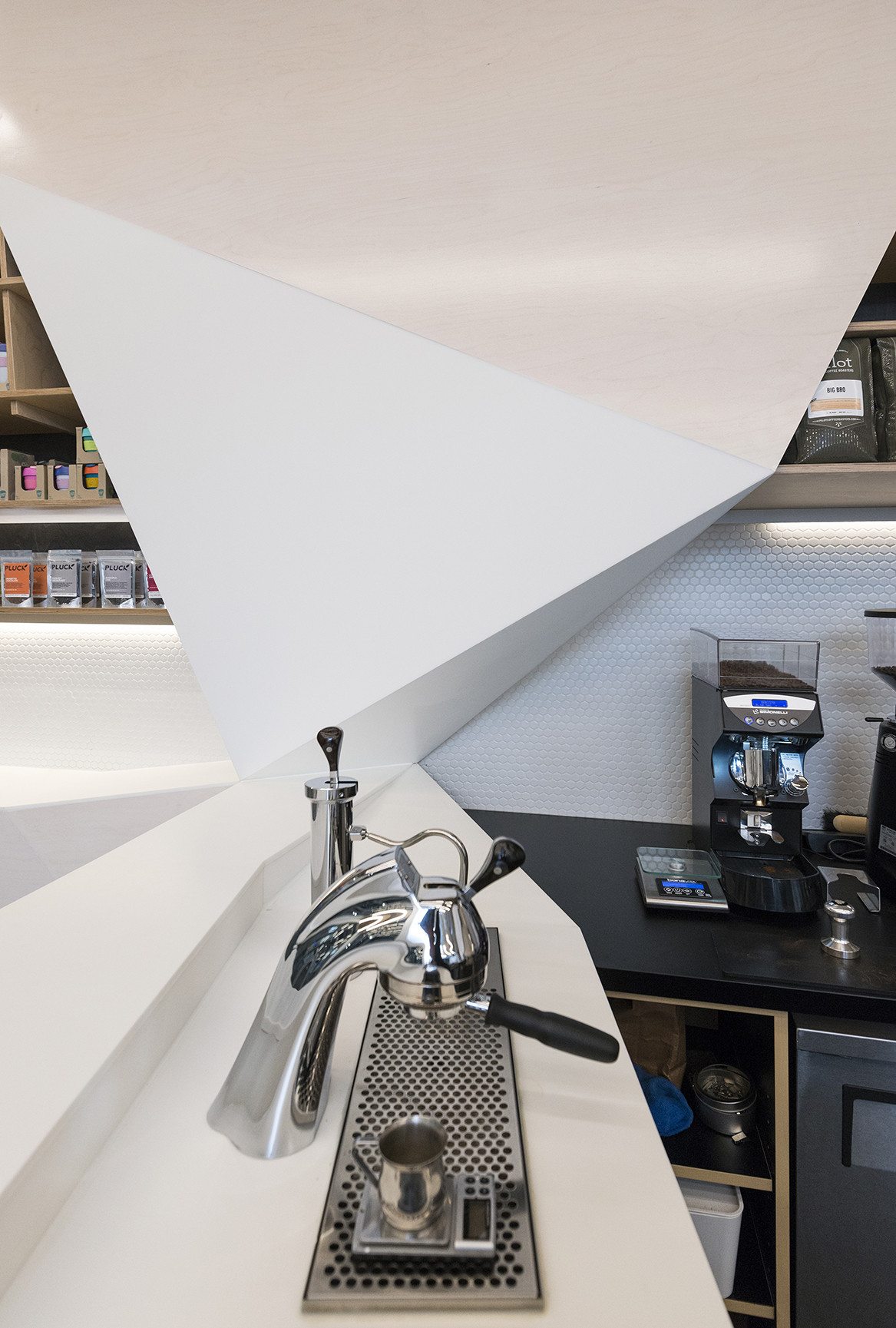 Gallery of ODIN Bar & Café / Phaedrus Studio - 9
