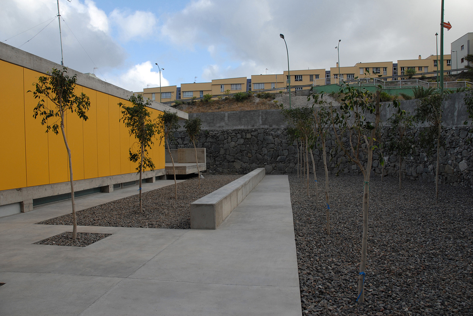 Gallery of El Lasso Community Center / Romera y Ruiz Arquitectos - 13