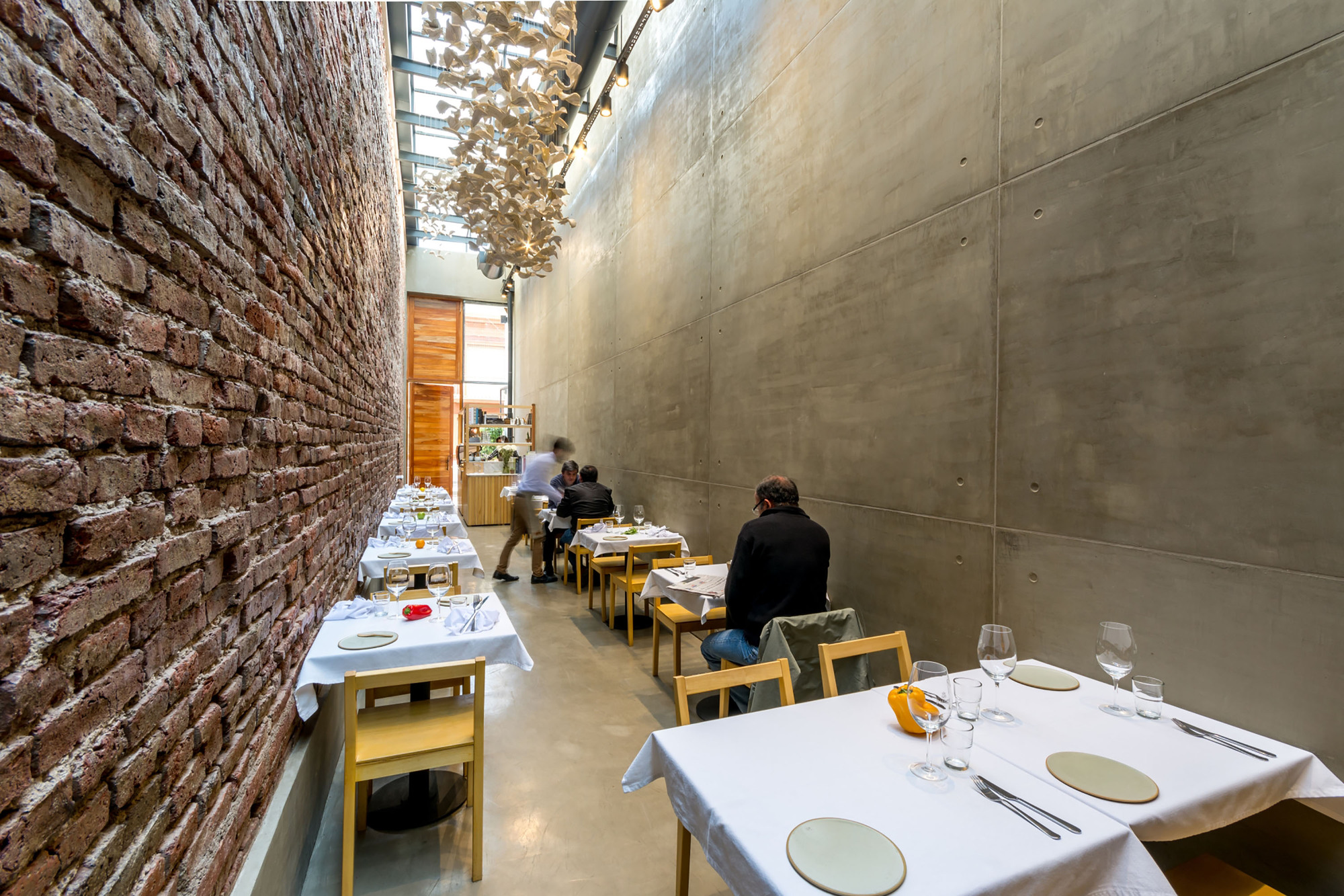 Gallery of El Papagayo Restaurant / Ernesto Bedmar - 7
