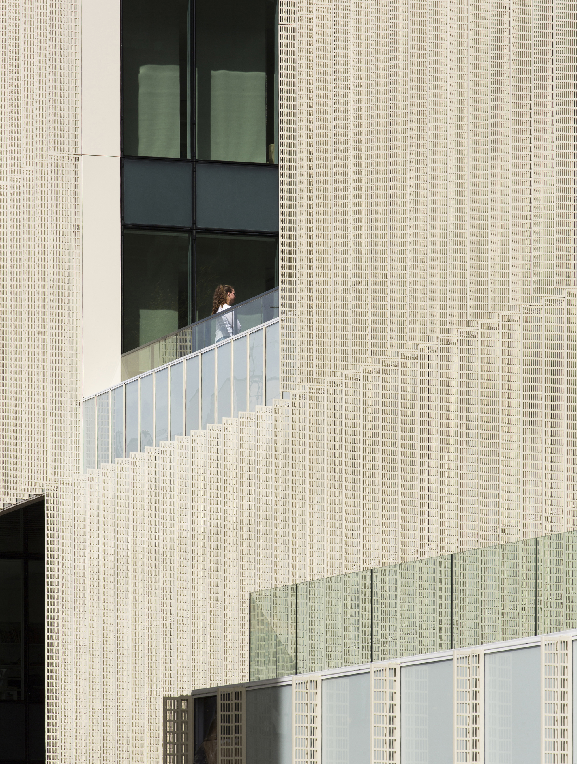 Galeria de Sede Hachette Livre / Jacques Ferrier Architectures - 3