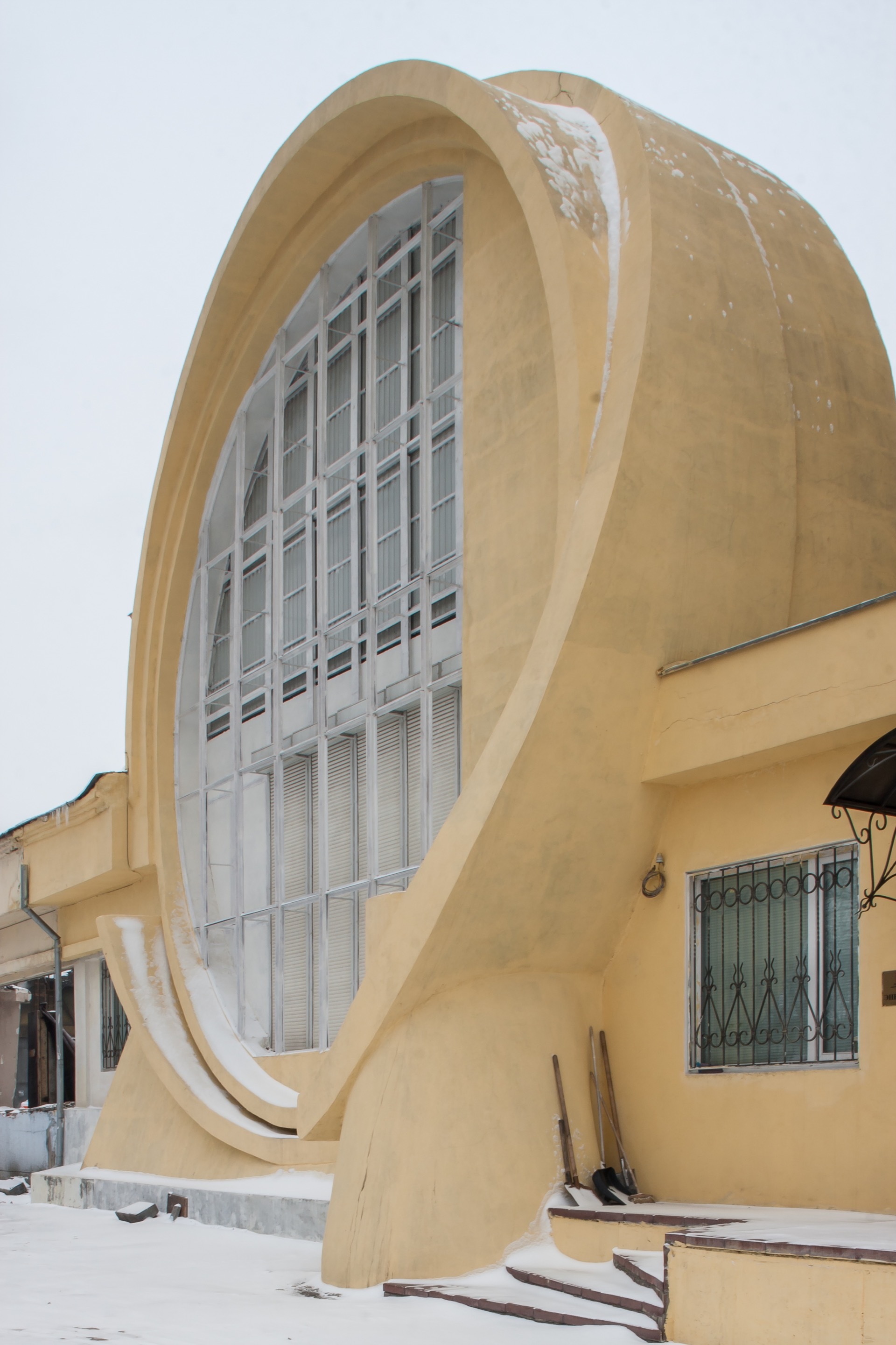 The Architecture of Konstantin Melnikov in Pictures | ArchDaily