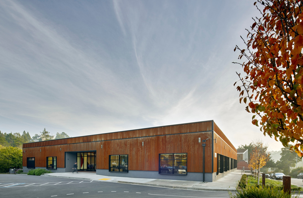 Gallery of Office Building Transformation / Studio VARA - 3