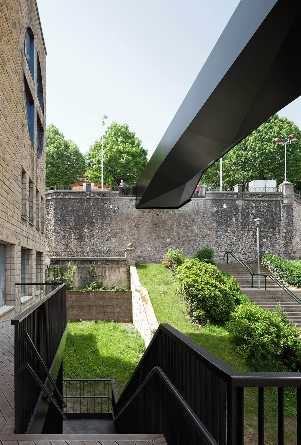 Gallery of Urban Elevator and Pedestrian Bridge / VAUMM - 8