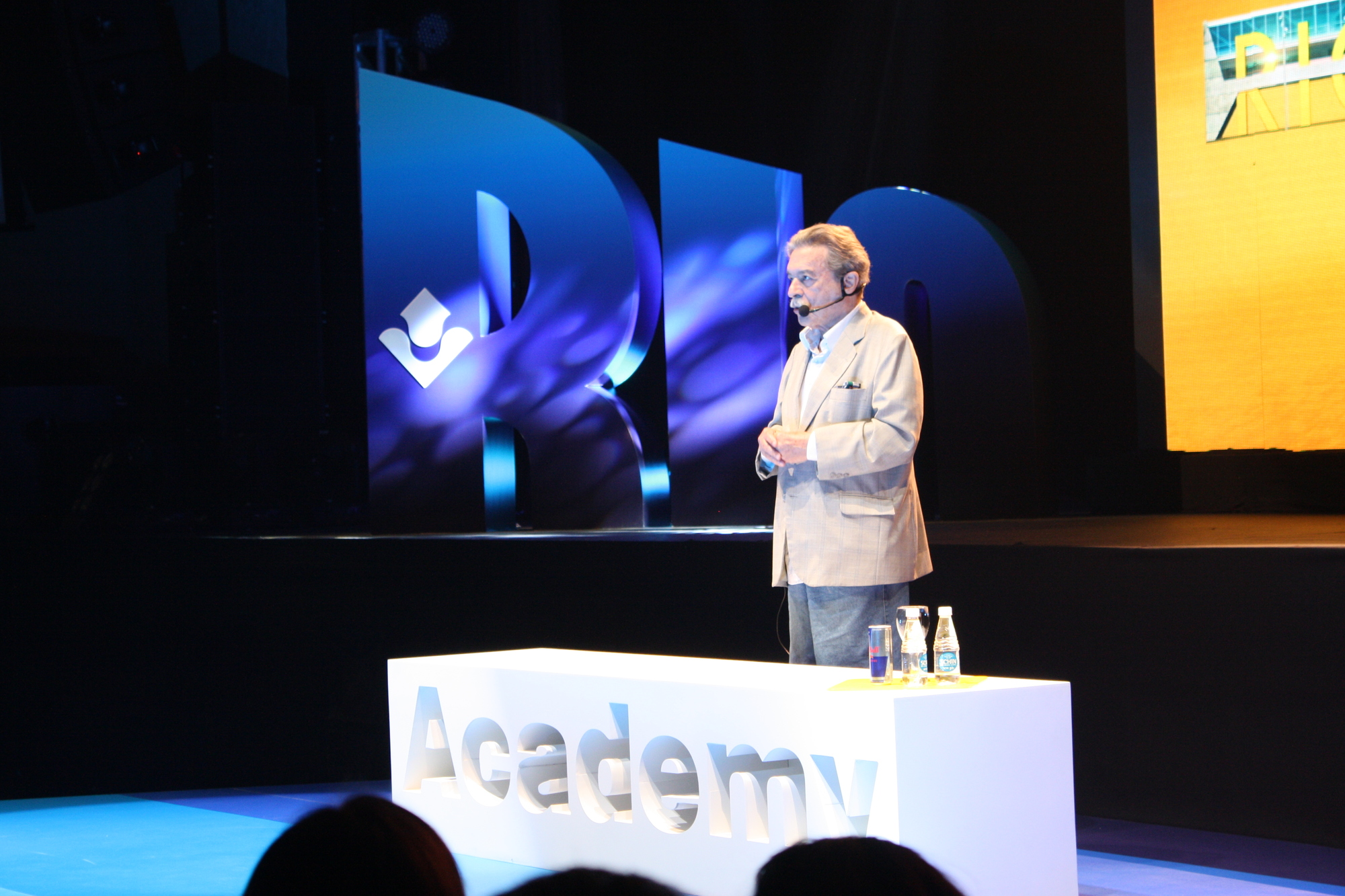 Galeria de Rio Academy: Consciência, inovação, integração e ...